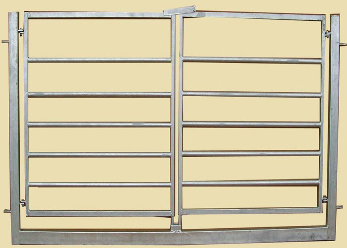 Square Tube 40MM Corral Yard Farm Panel With Gate 2.1 X2.3 Meter For Farm
